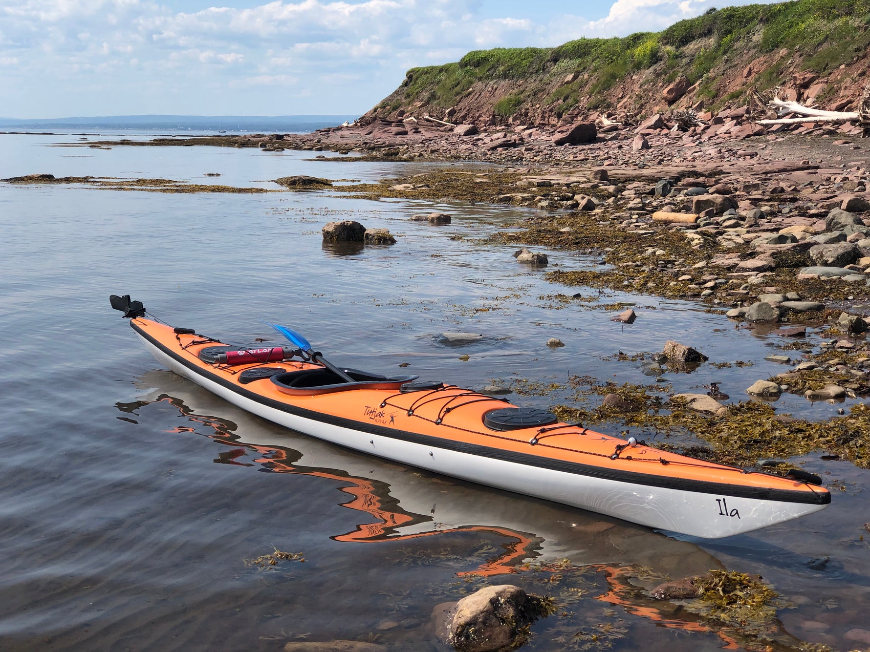 Kayak de mer en carbone et en fibre de verre fabriqué au Québec ...